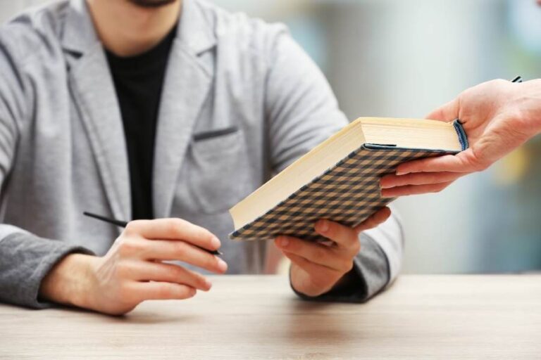 How To Be Famous And Get Recognition In Your Industry