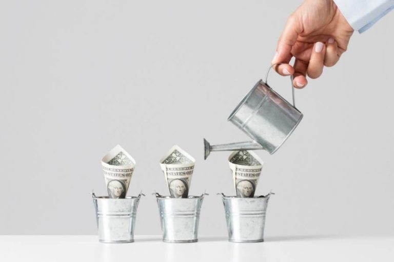 How To Attract Money: 8 Law Of Attraction Money Manifestation Tips