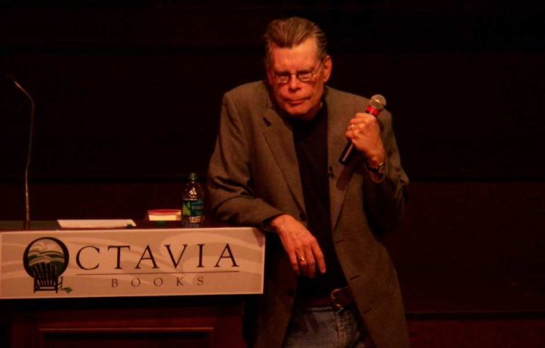 35 Best Author Writing Style Examples For Writing Inspiration